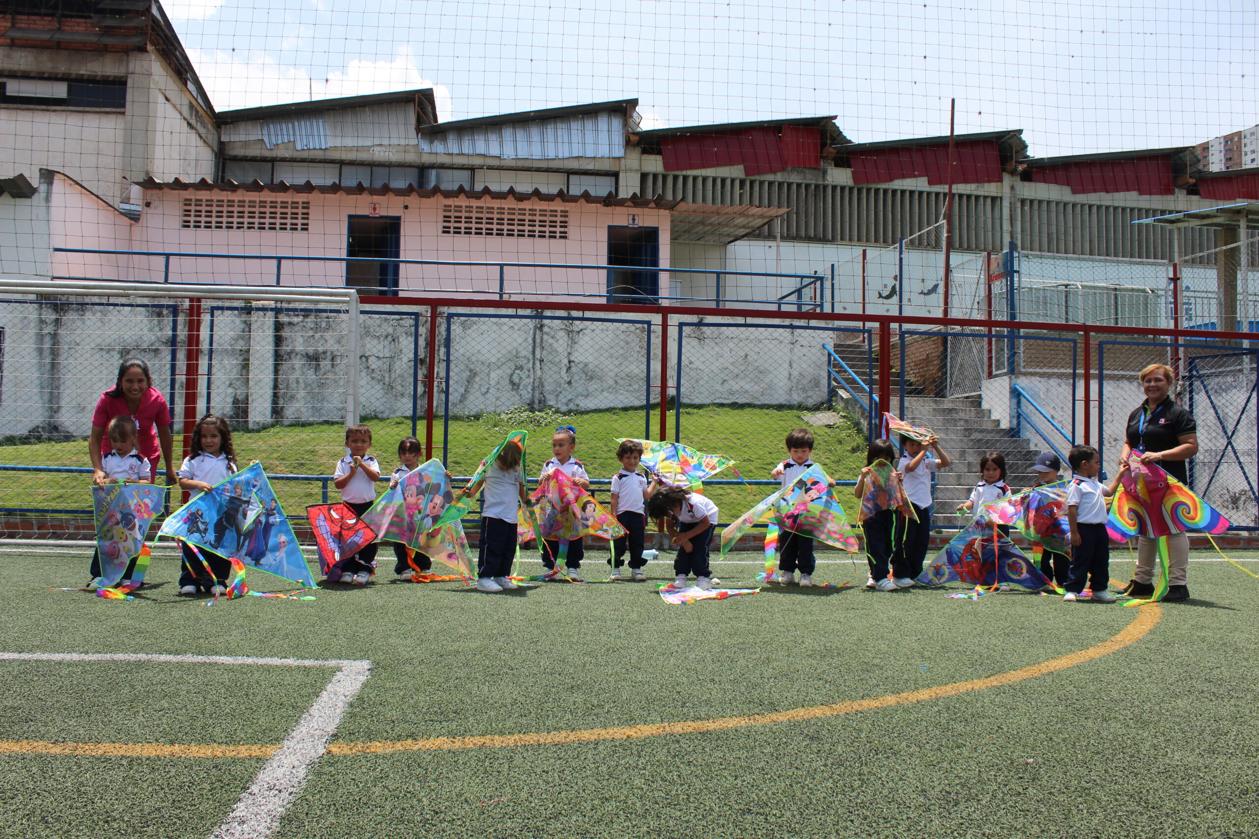 "Elevando cometas" - Fundación Colegio UIS - Floridablanca